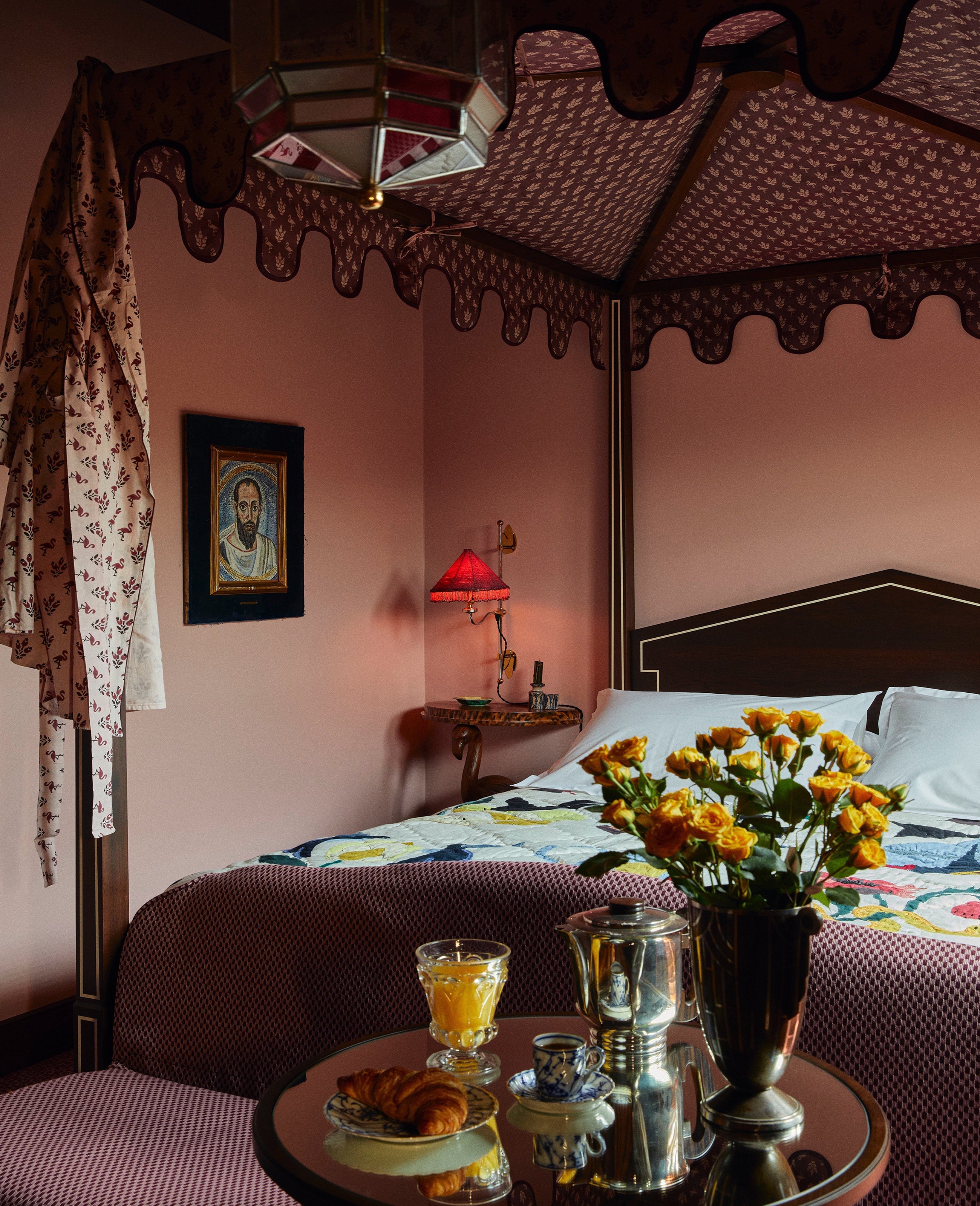 Hotel Souvenirs – Ash World Souvenirs